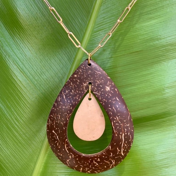 coco & souls | Jewelry | Brown Coconut Shell Raindrop Pendant Necklace ...